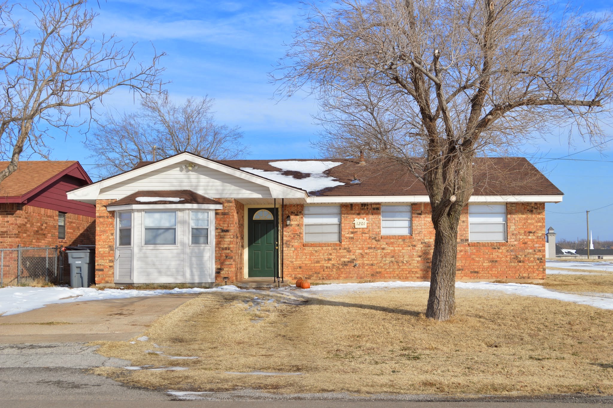 Home [lawtonrentals.managebuilding.com]